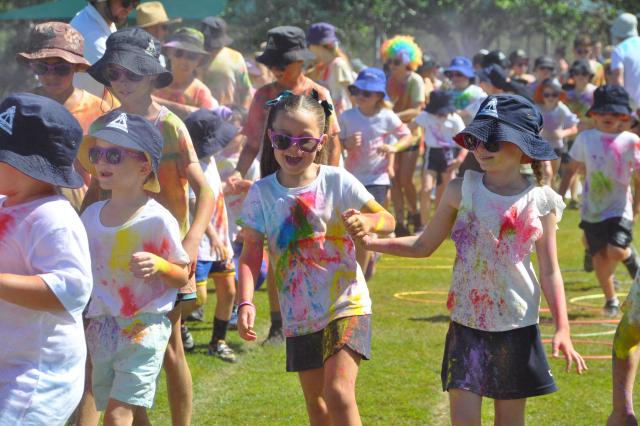 Colour fun run for safety - Central Queensland Today