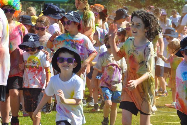 Colour fun run for safety - Central Queensland Today