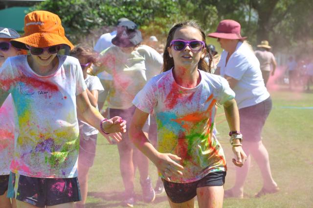 Colour fun run for safety - Central Queensland Today