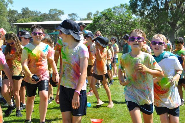 Colour fun run for safety - Central Queensland Today