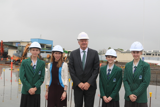 Leanne's special visit home - Central Queensland Today